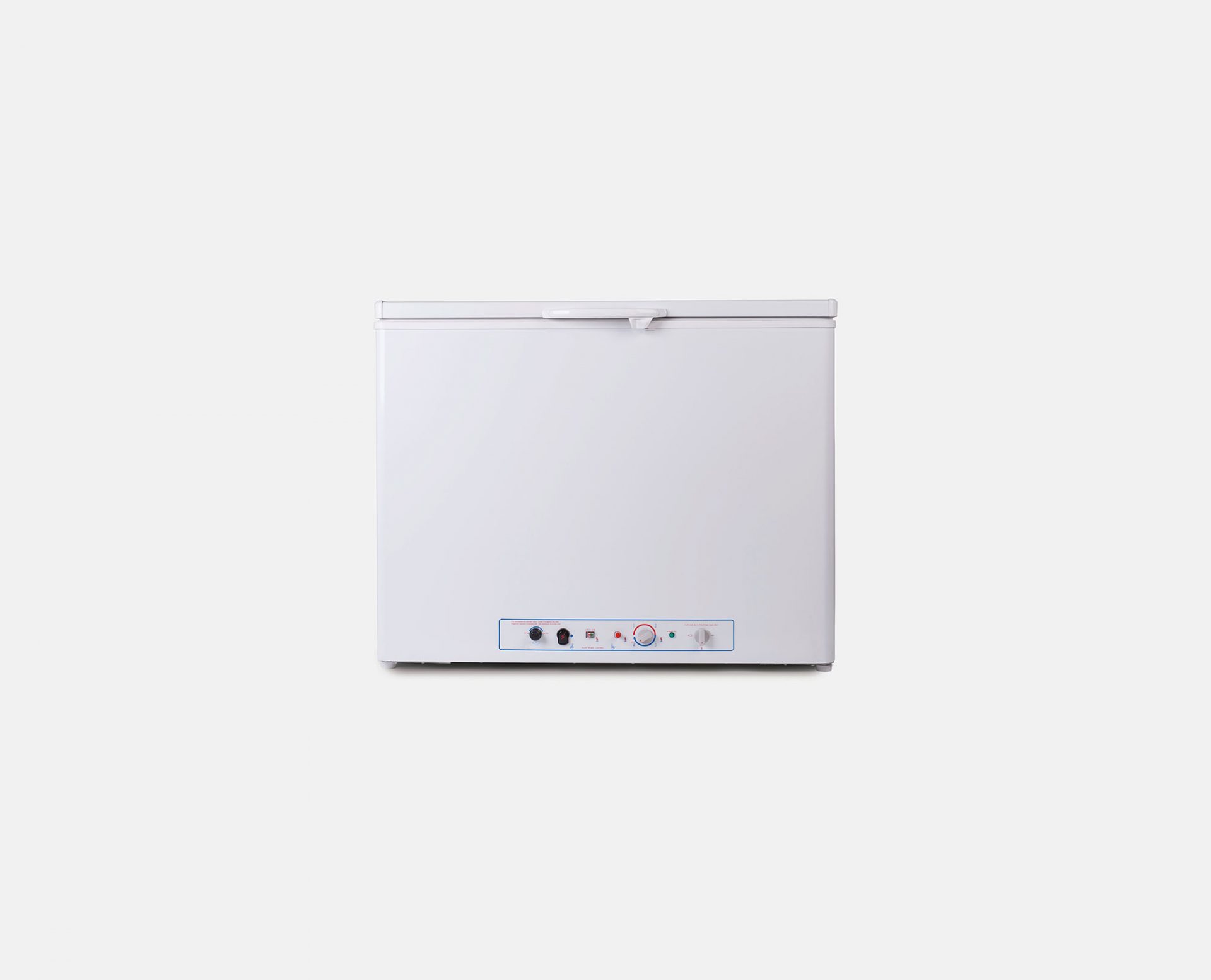 180L LPG-Gas Chest Fridge / Freezer (240V) - Bushman XD180